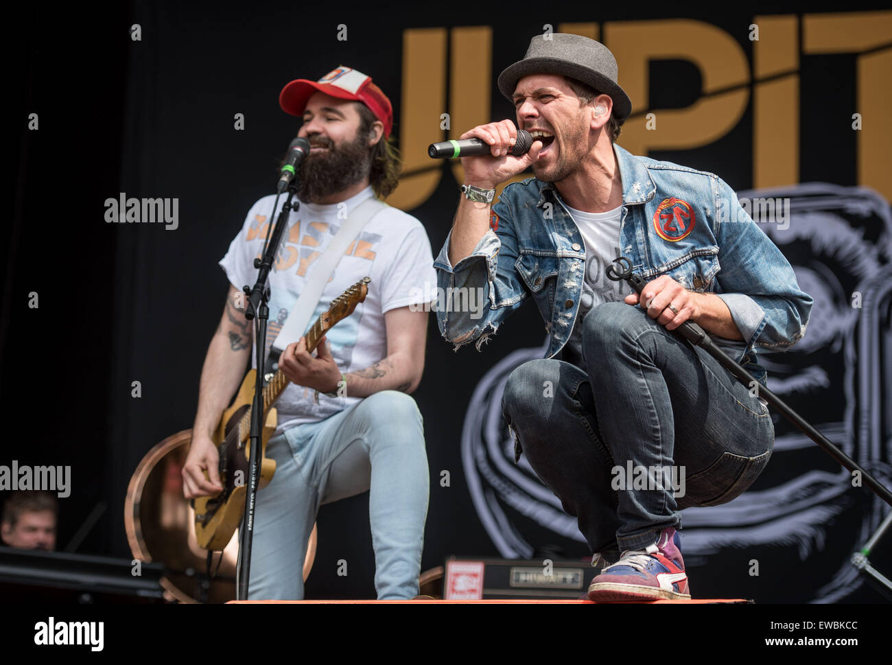 The lead singer of the band Jupiter Jones, Sven Lauer (l)and guitarist ...