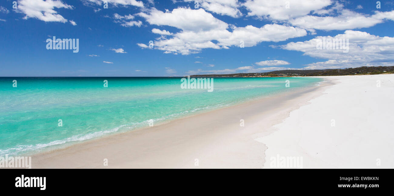 Beautiful clean white sand beach hi-res stock photography and images ...