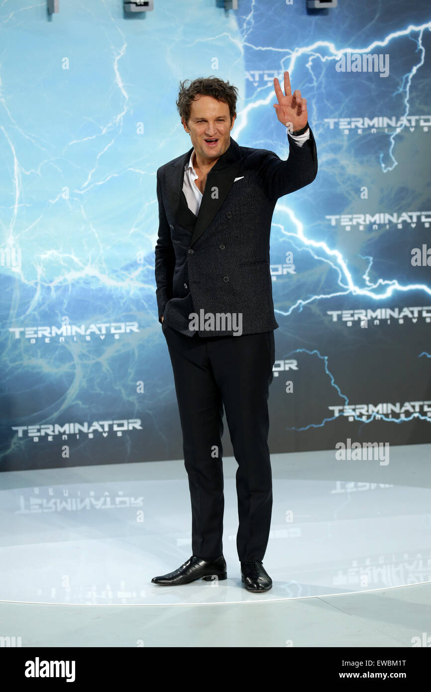 Jason clarke terminator genisys hi-res stock photography and images - Alamy