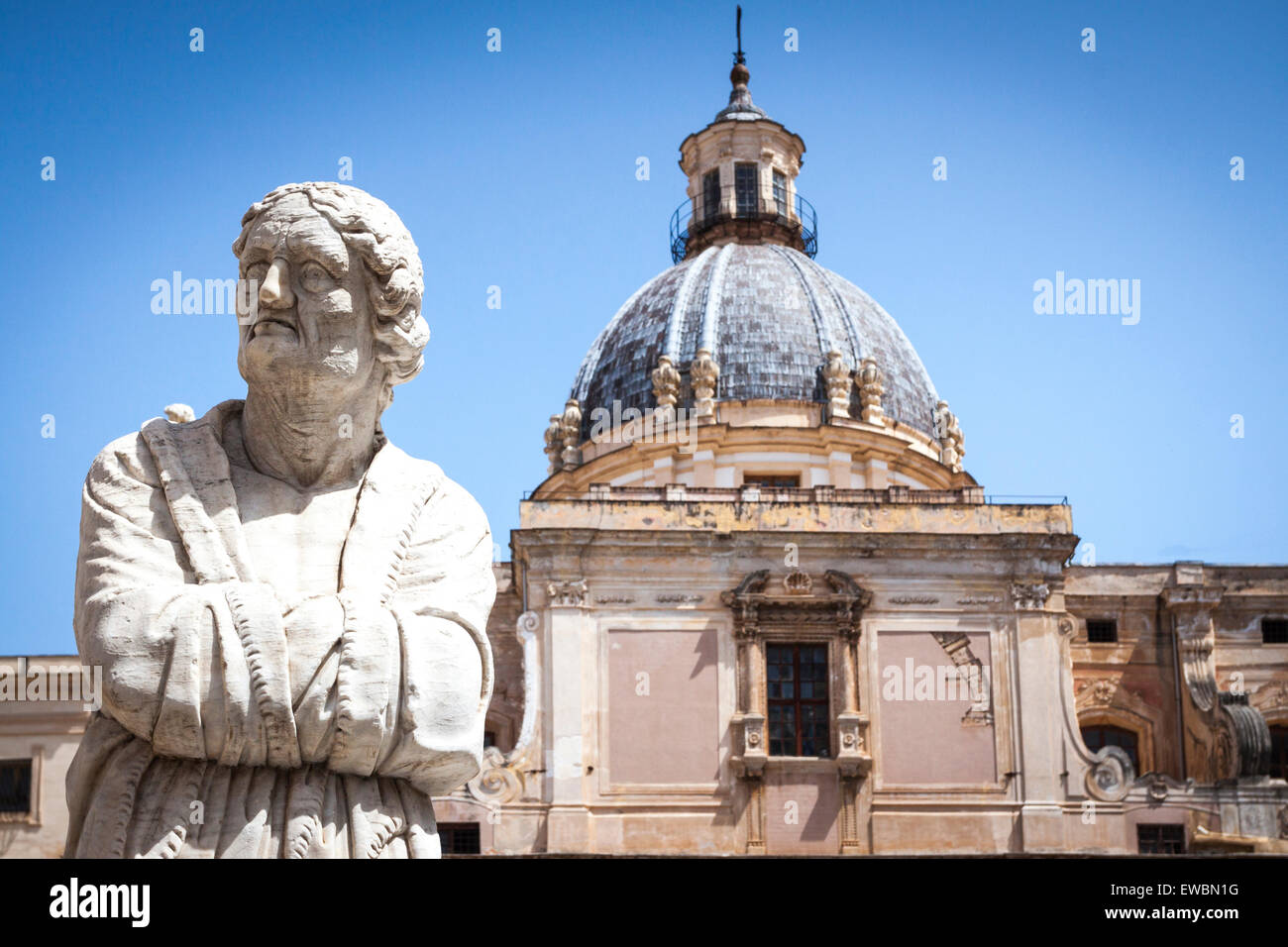 Statues in the pretoria square. Palermo, Sicily. Italy Stock Photo - Alamy