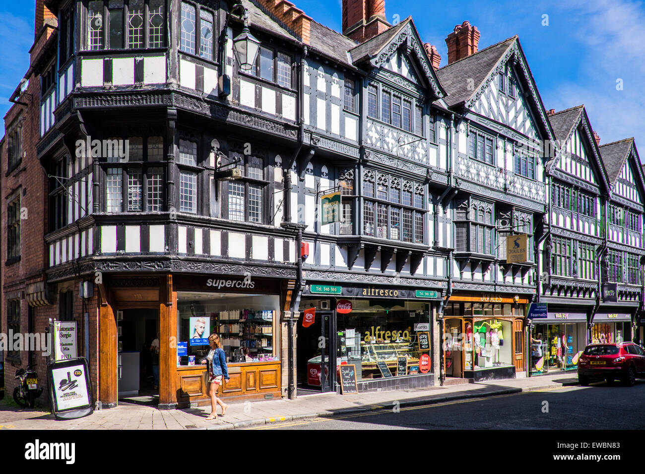 English timber buildings hi-res stock photography and images - Alamy