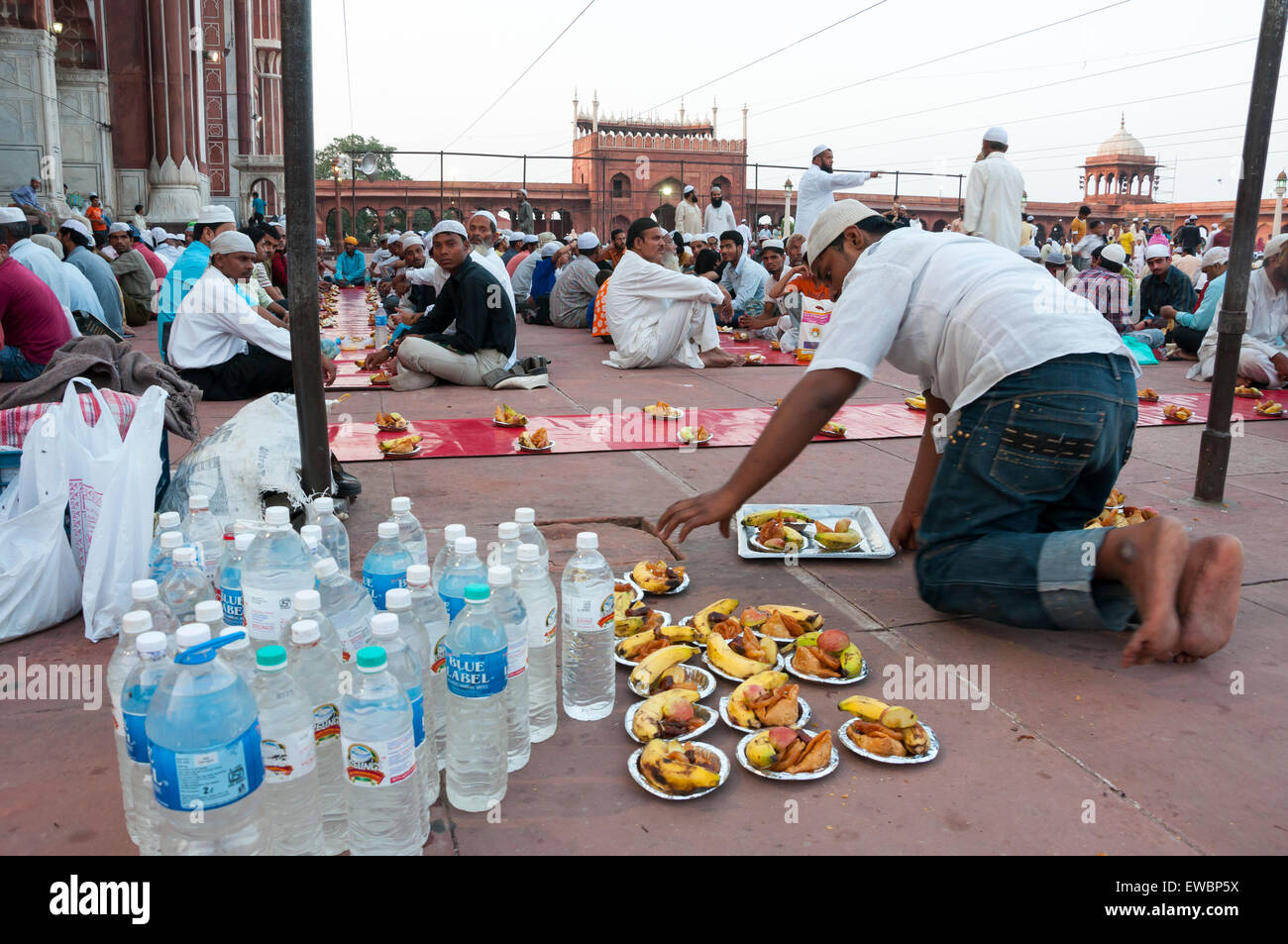 Traditional Iftar (fast-breaking) at Jama Masjid during Ramadan. Old ...
