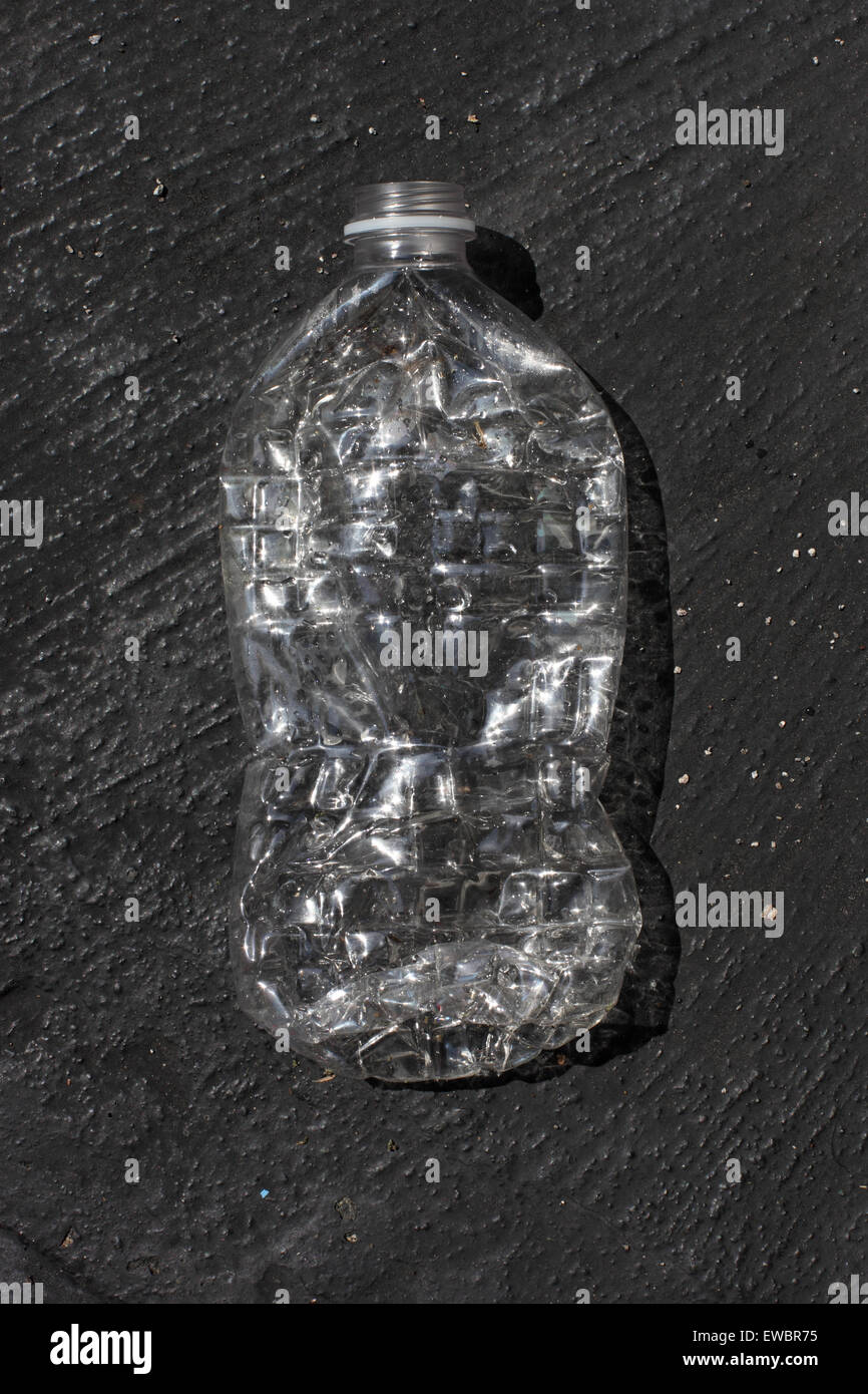 Empty water bottle hi-res stock photography and images - Alamy