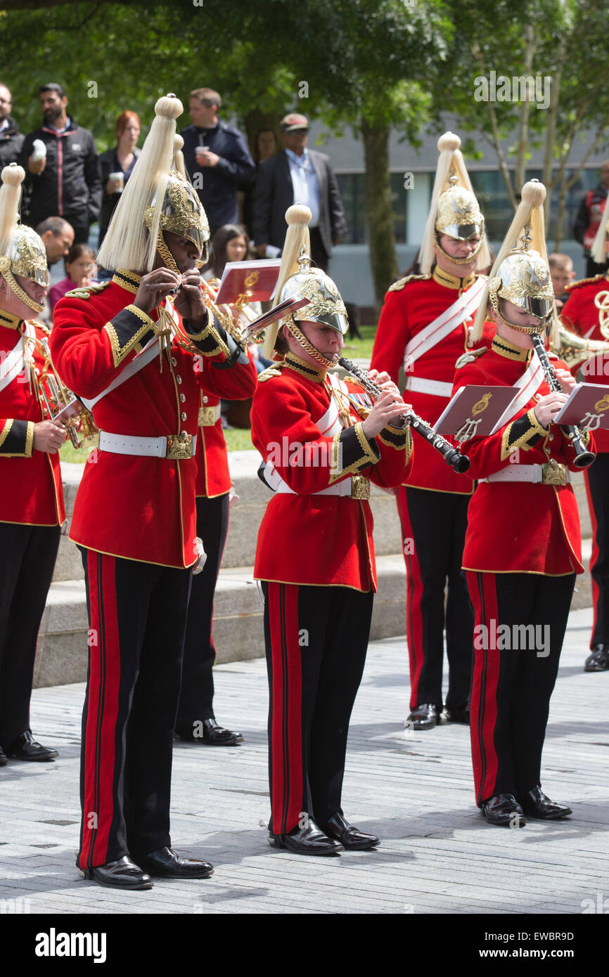 British army marching with a flag hi-res stock photography and images ...