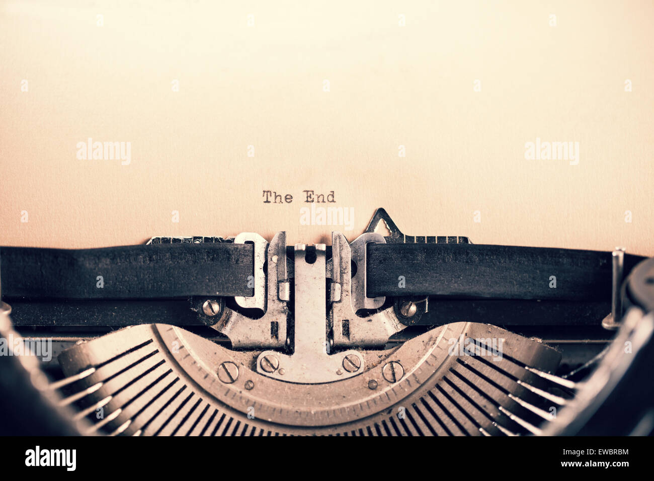 Detail of retro typewriter with message Stock Photo - Alamy
