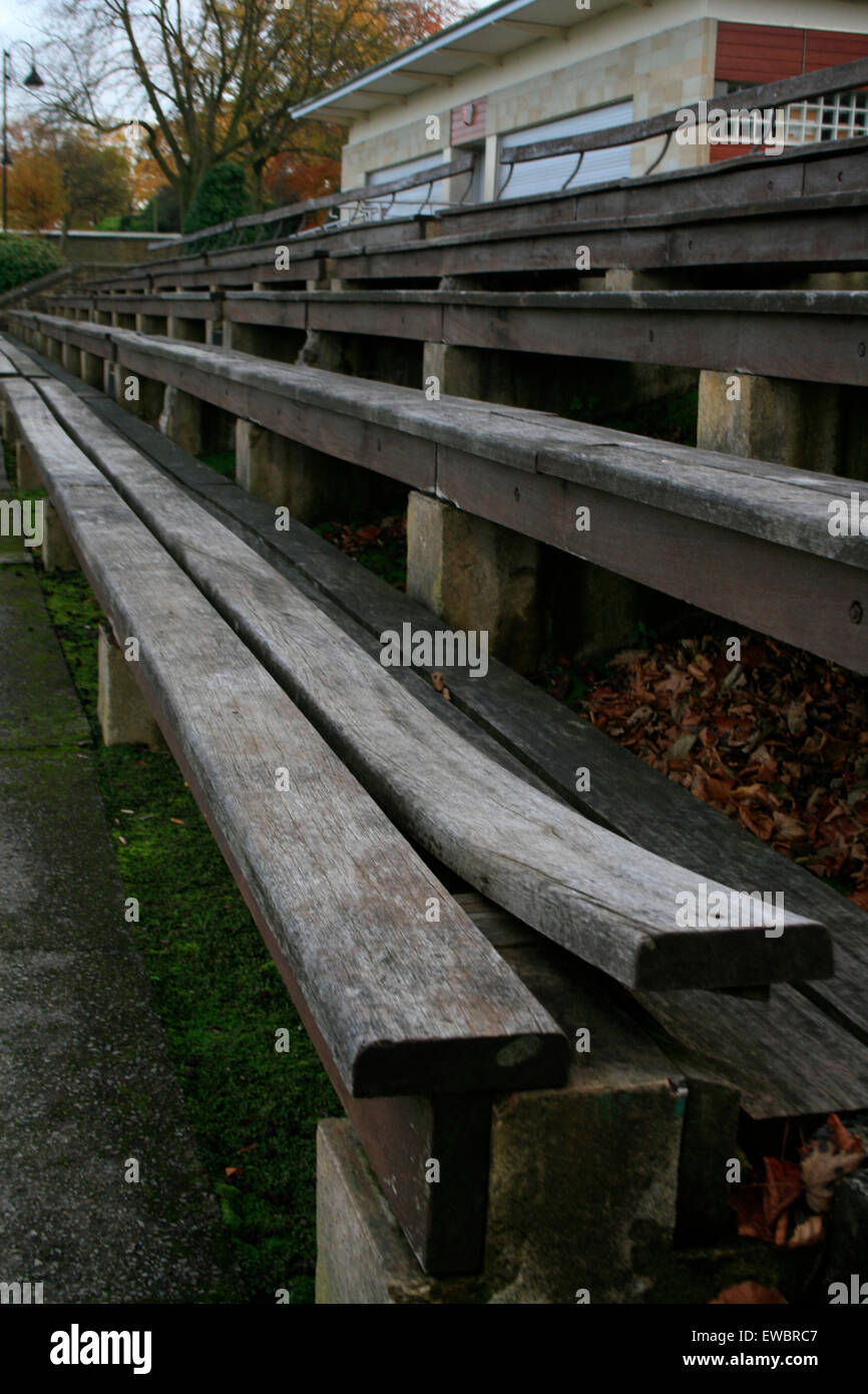 Warped,wooden,bench,bowling,ground,Lister,Park,Warped,wooden,bench ...