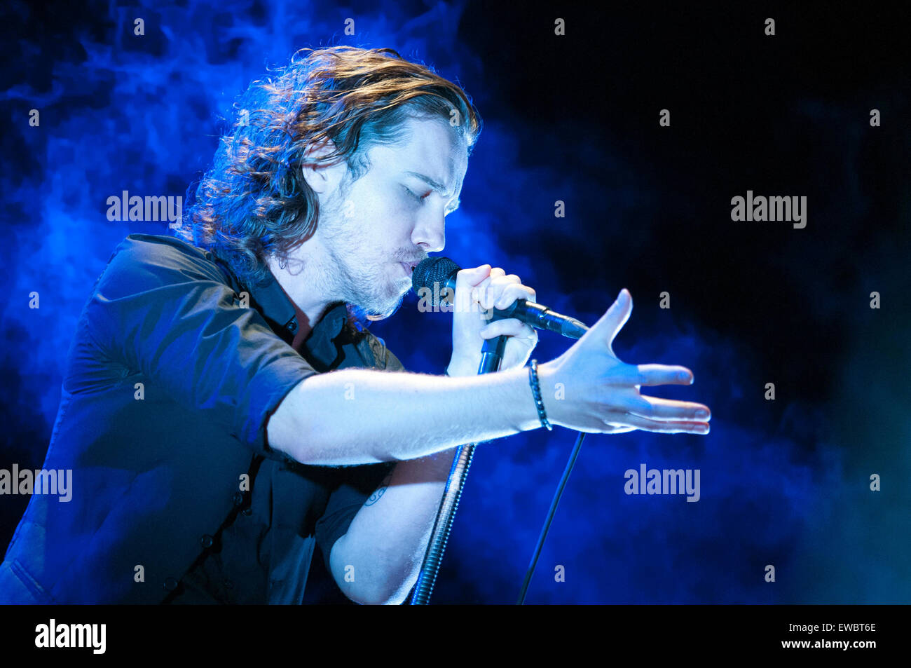 Singer Julien Doré on stage (2014/07/30 Stock Photo - Alamy