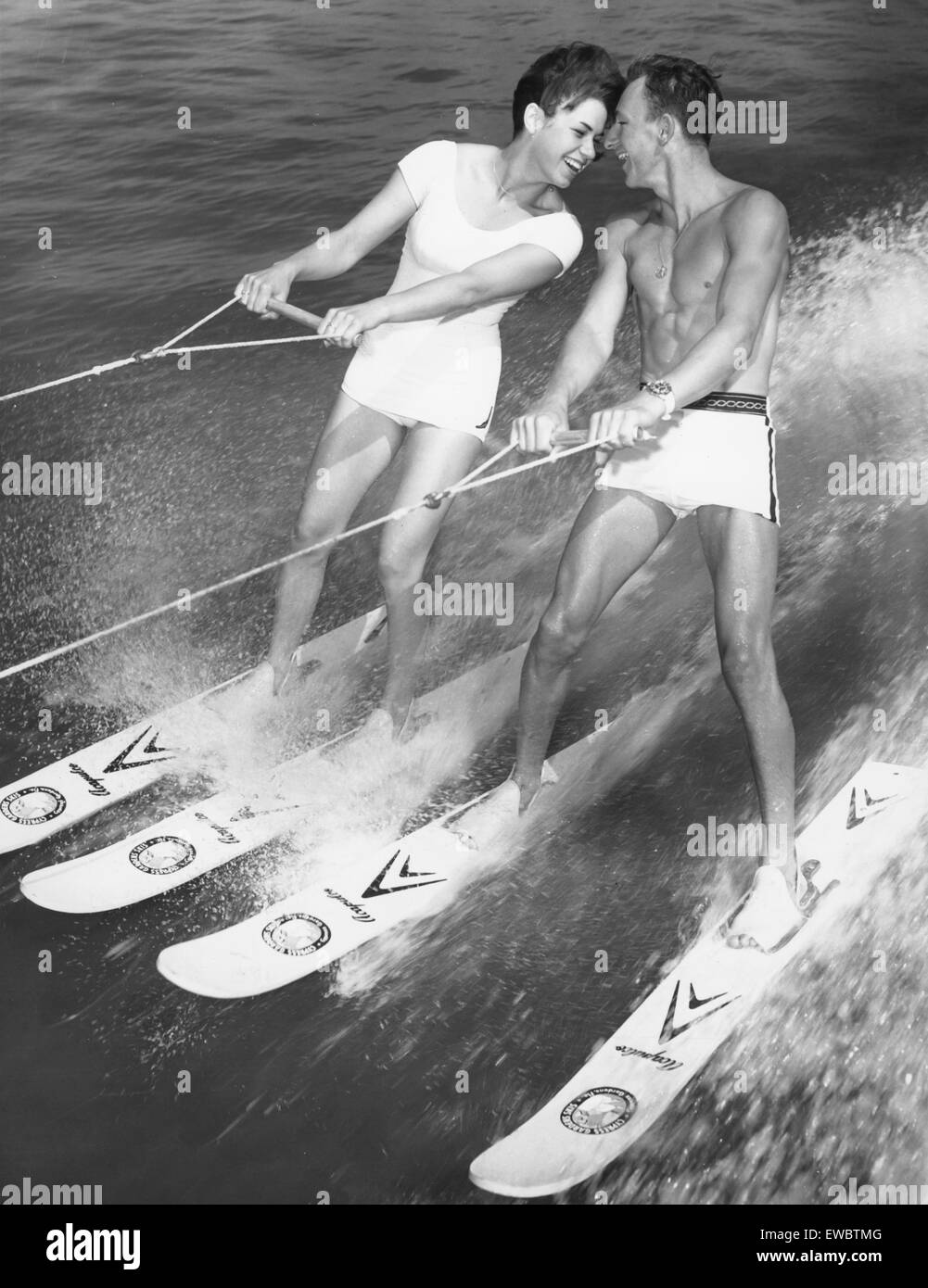 Woman swimsuit 50s hi-res stock photography and images - Alamy