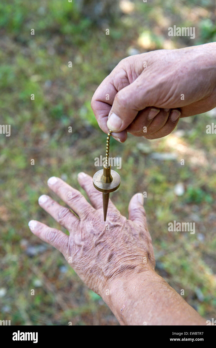 Pendulum clock oscillation hi-res stock photography and images - Alamy