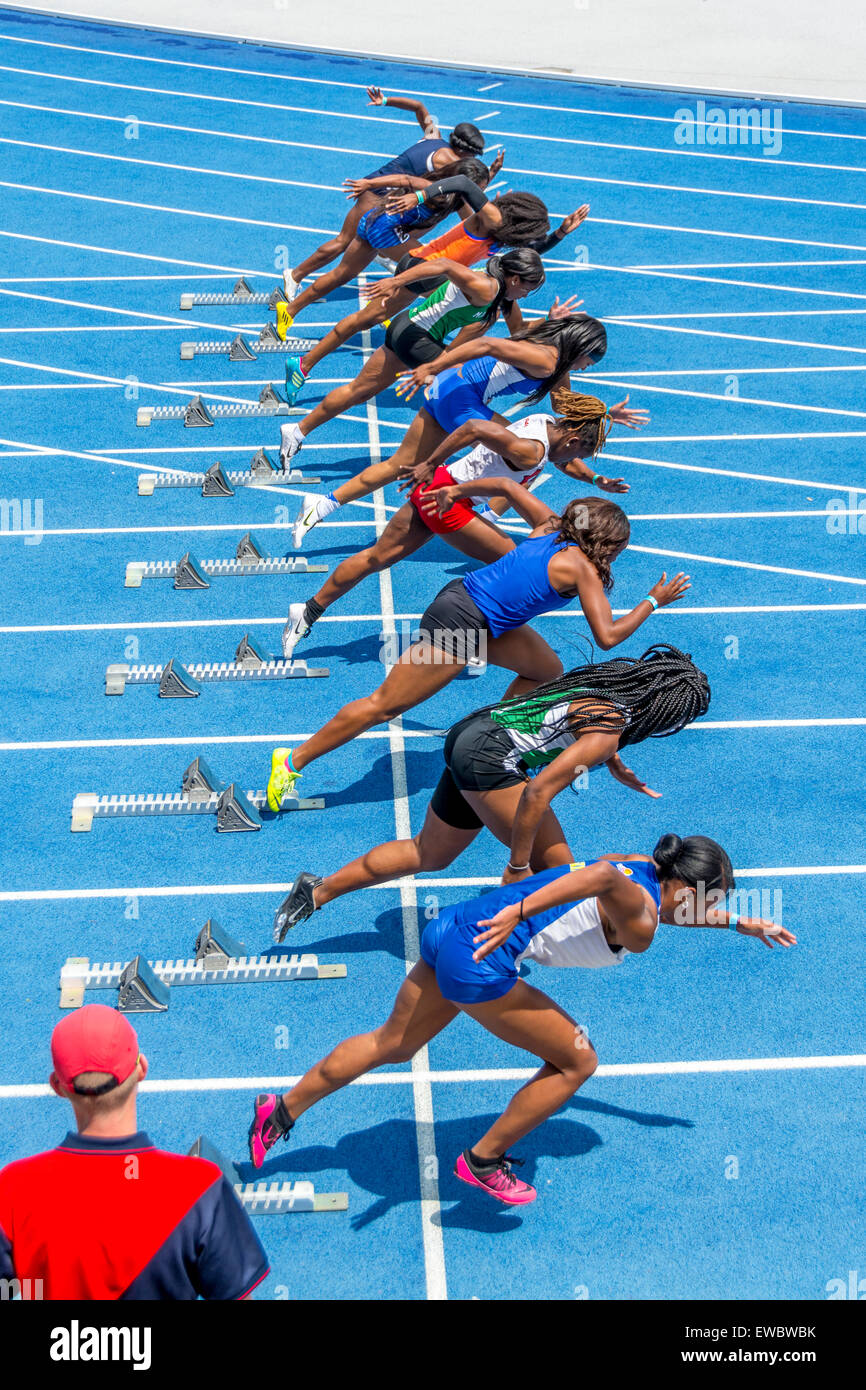 Foot race for women at the Kentucky Relays. This was held at the ...