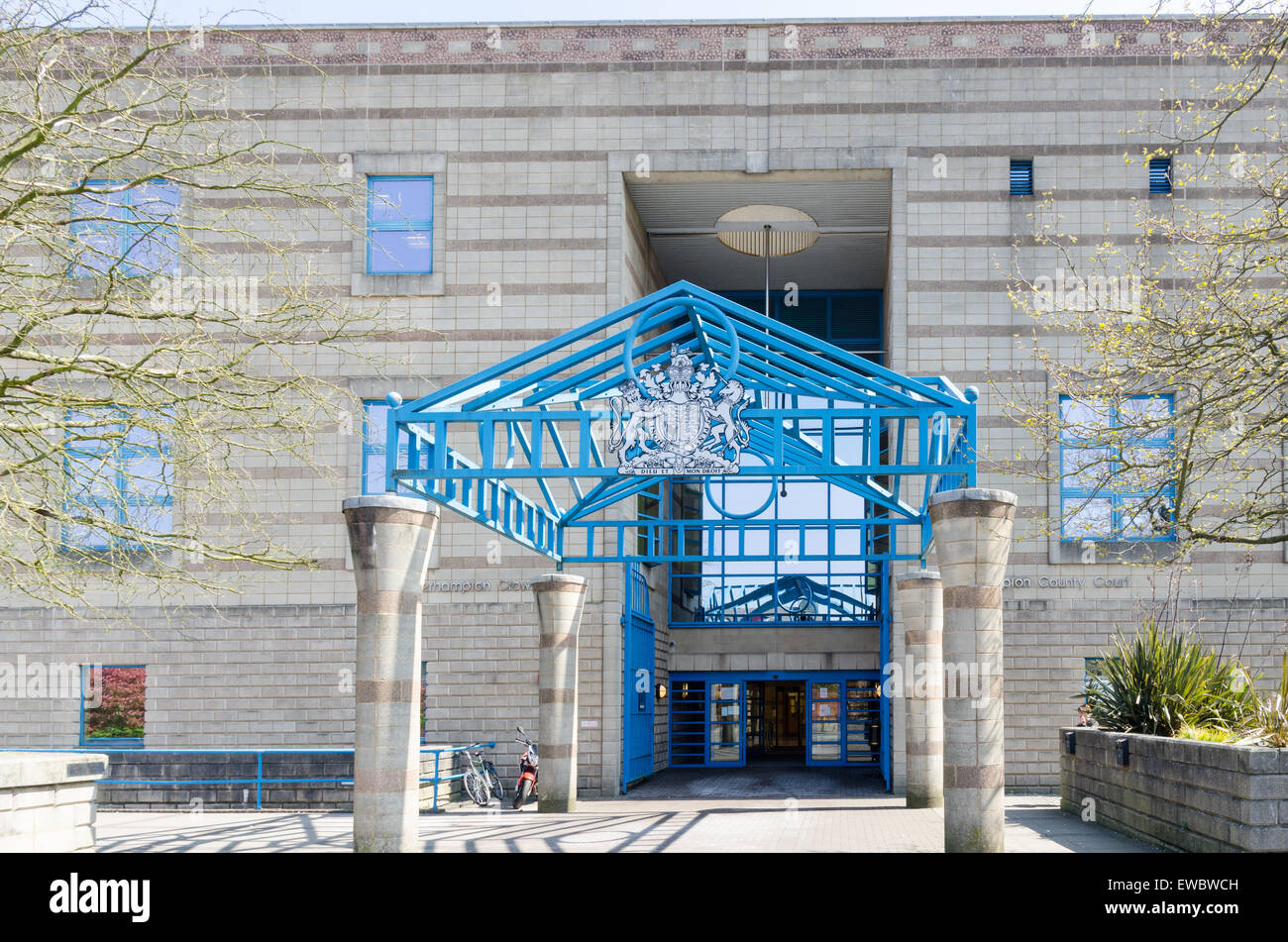 Wolverhampton Crown and County Court Building entrance Stock Photo - Alamy