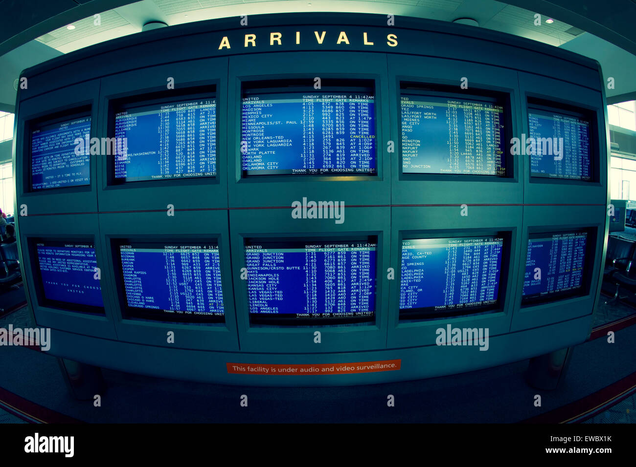 Flight arrival message screens in Chicago O'Hare International airport ...