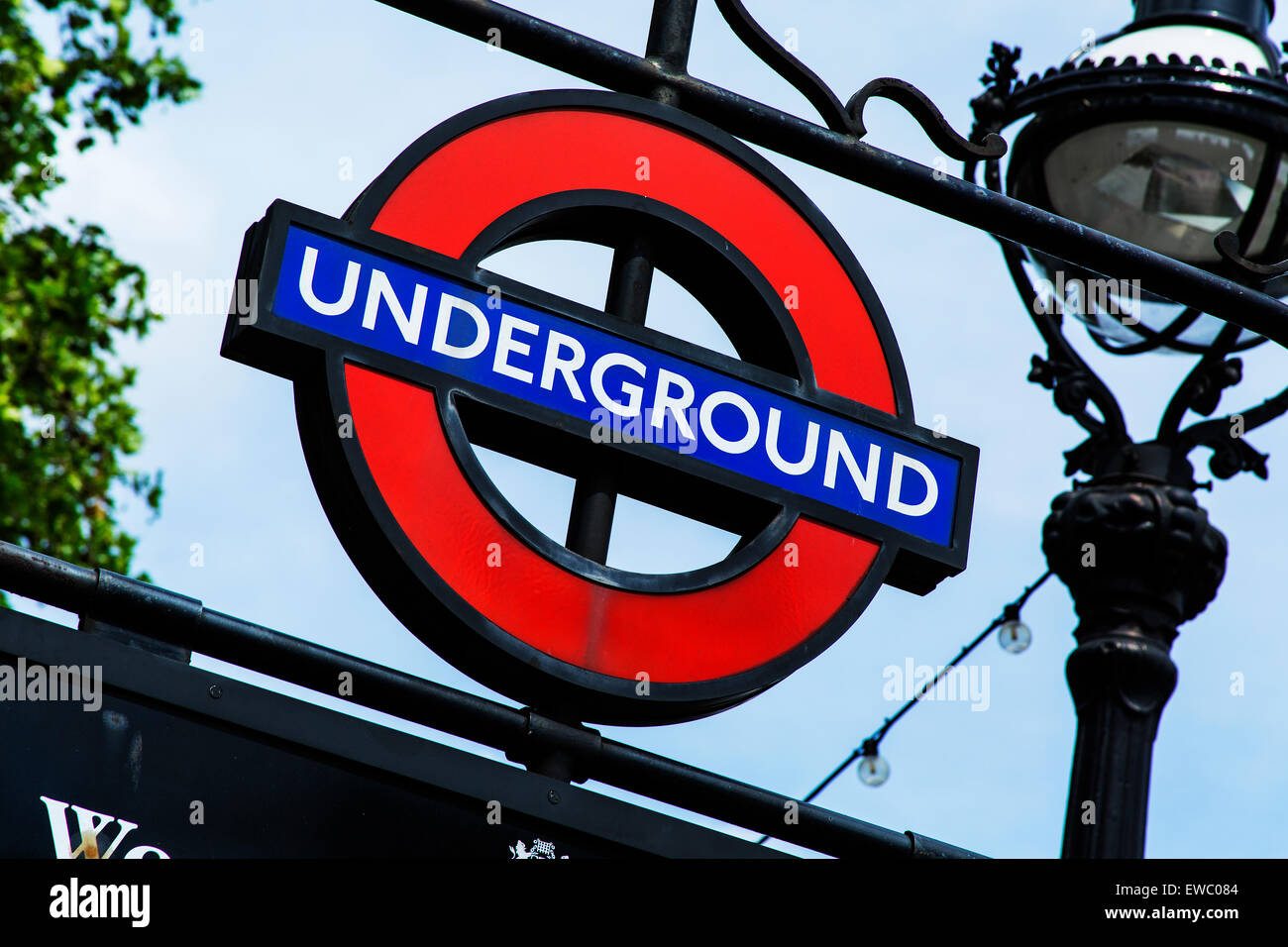 London underground tube signs hi-res stock photography and images - Alamy