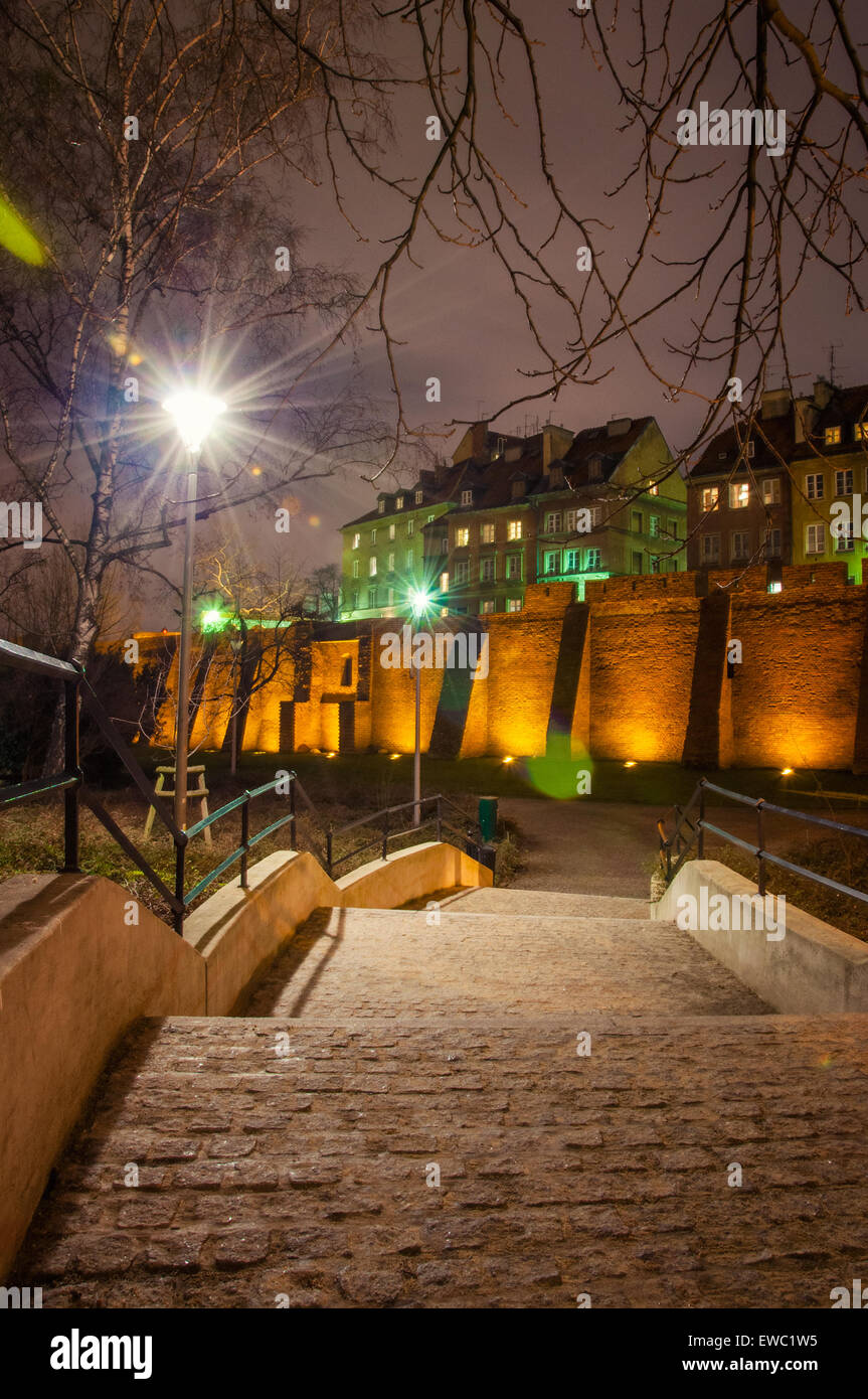 Old facade night hi-res stock photography and images - Alamy