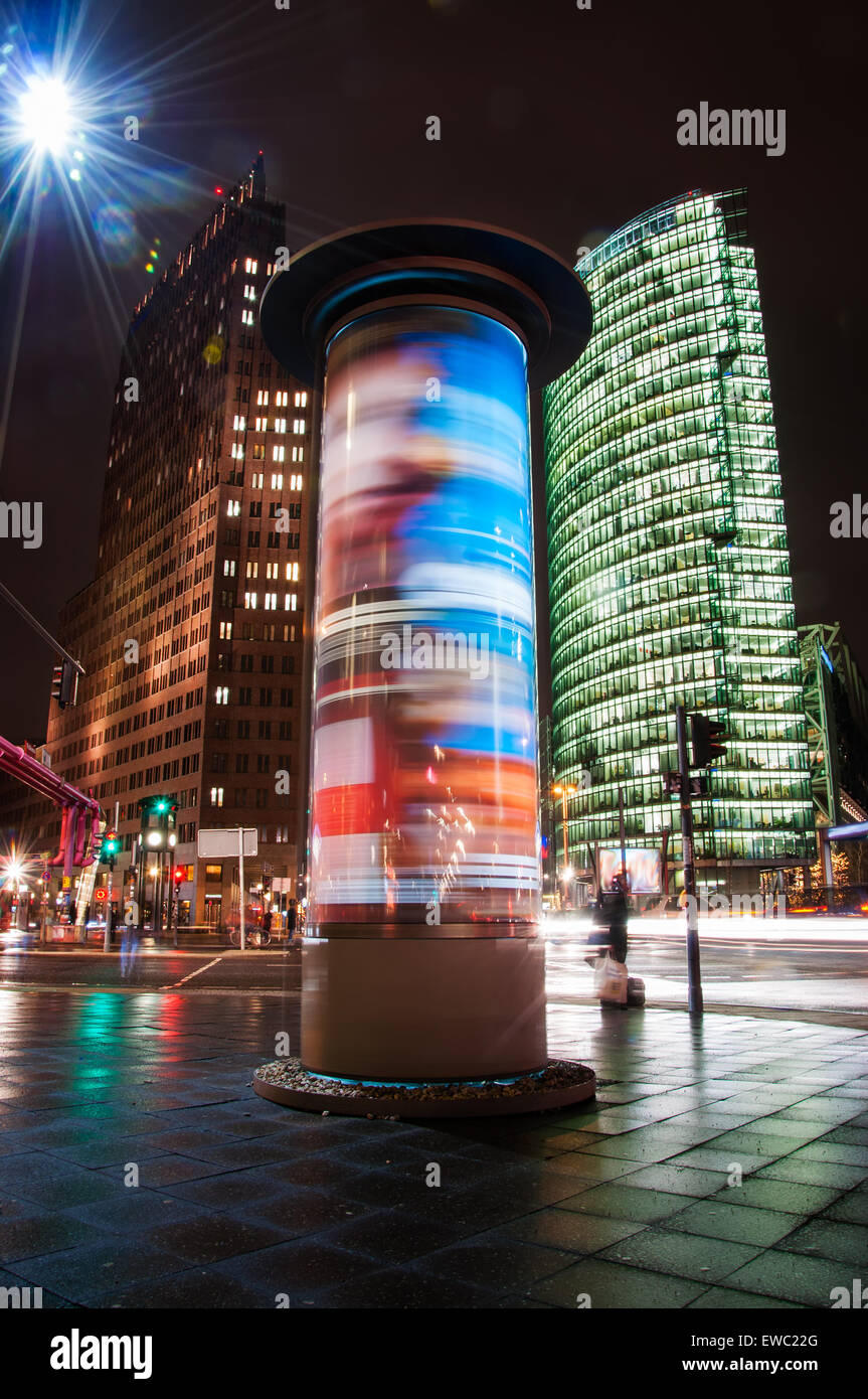 Modern architecture type skyscraper hi-res stock photography and images ...