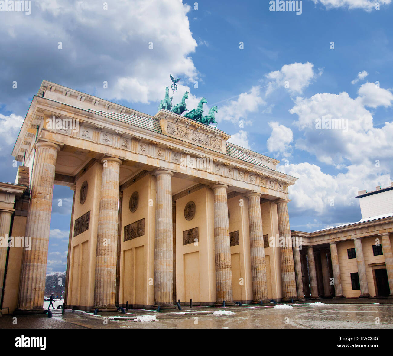 Urban gate hi-res stock photography and images - Alamy