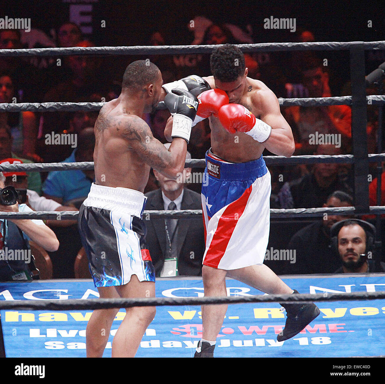 Las Vegas, Nevada, USA. 22nd June, 2015. Boxers J'Leon Love and Jason ...