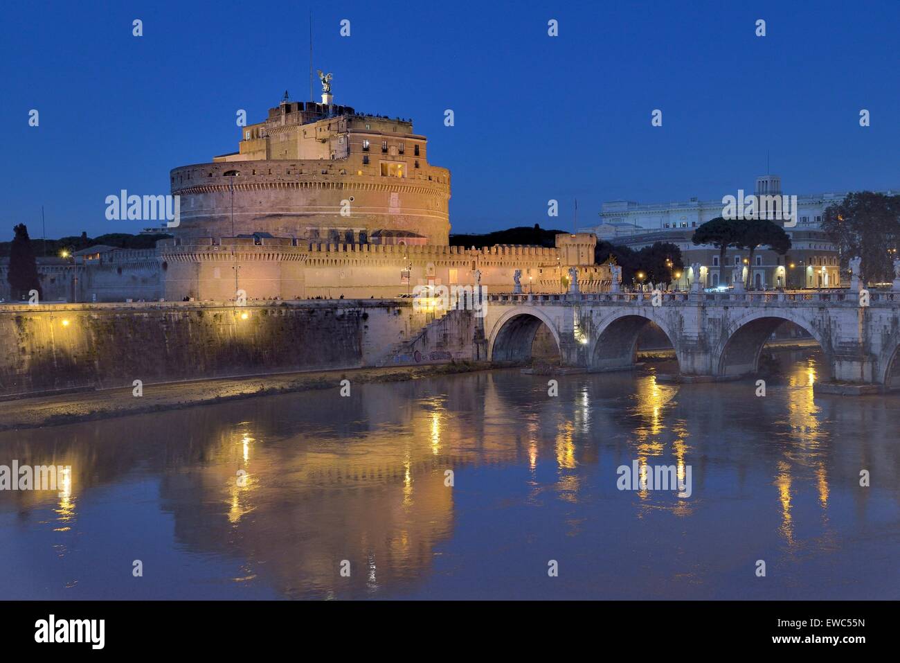 Lungotevere castello hi-res stock photography and images - Alamy