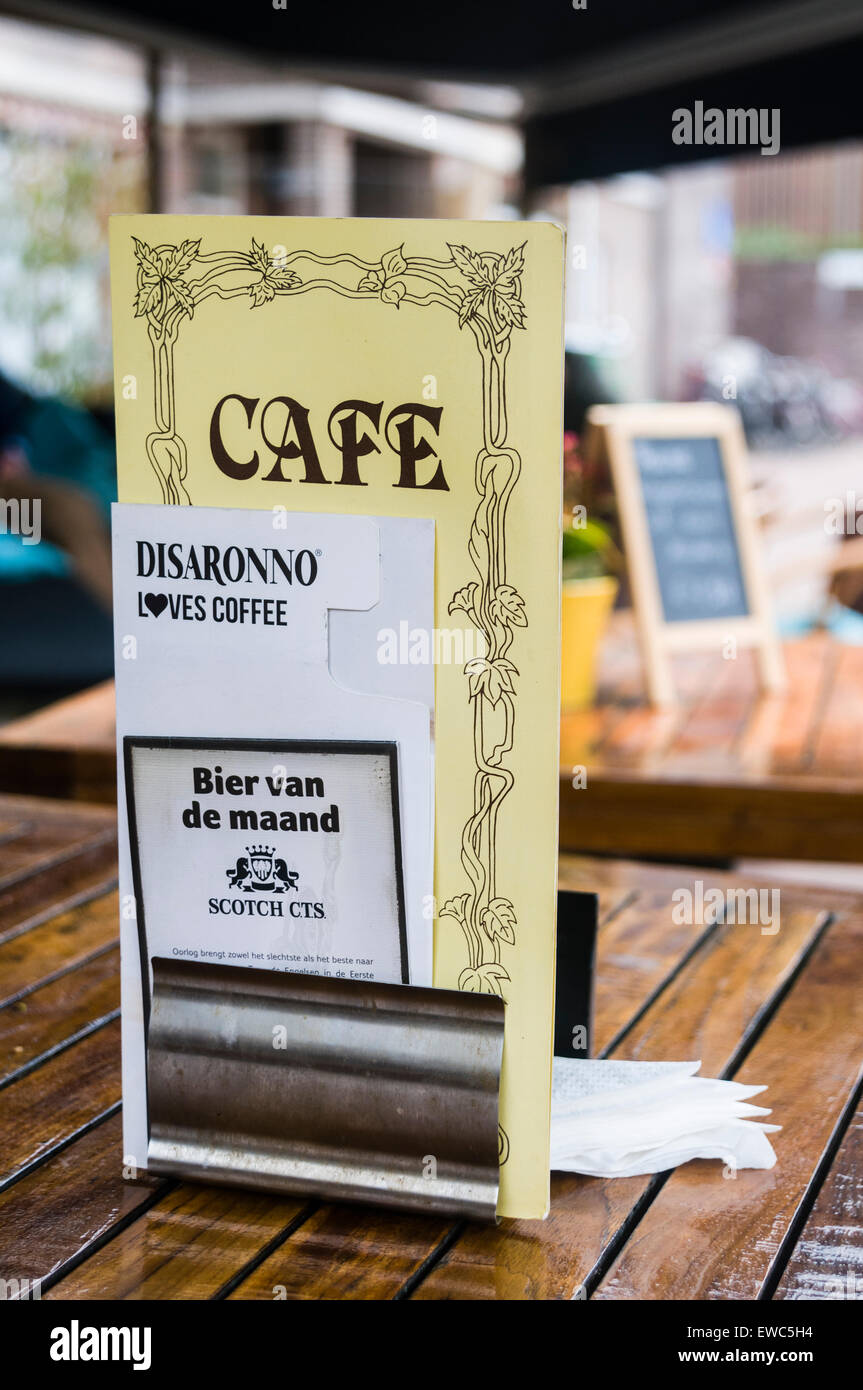 Outside cafe cafes table tables hi-res stock photography and images - Alamy