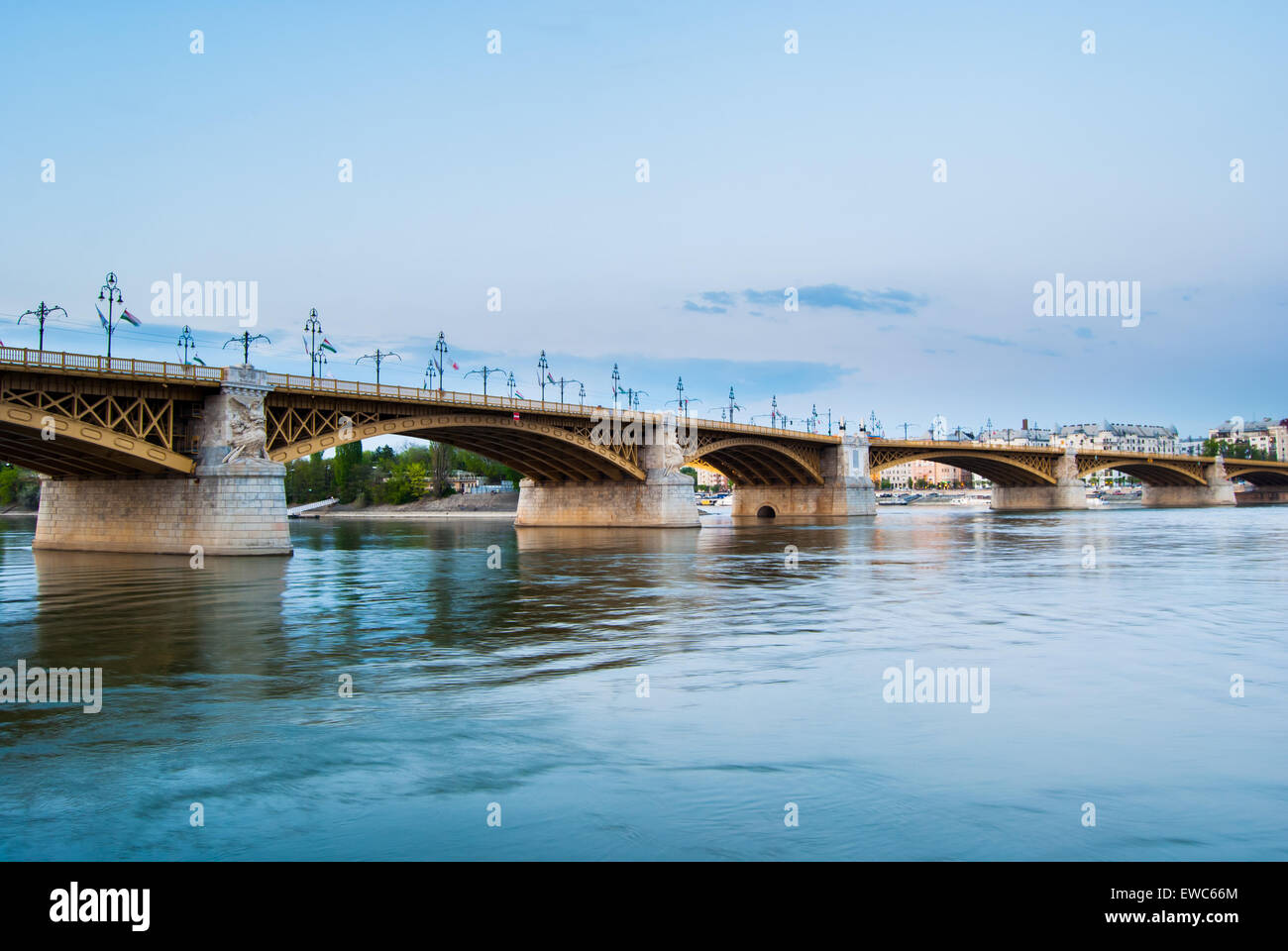 View margaret bridge sunset hi-res stock photography and images - Alamy