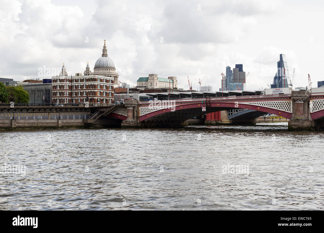 Blackfriars road bridge over the River Thames with St Paul's Cathedral ...