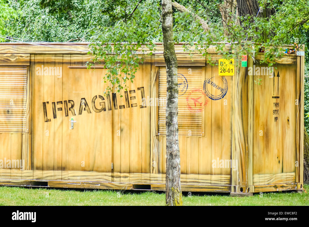 Packing case hi-res stock photography and images - Alamy