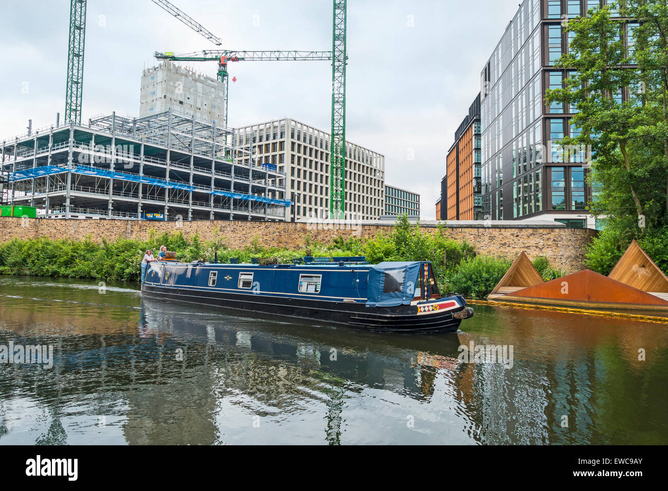 Narrowboat Regents Canal Kings Cross London UK Stock Photo - Alamy