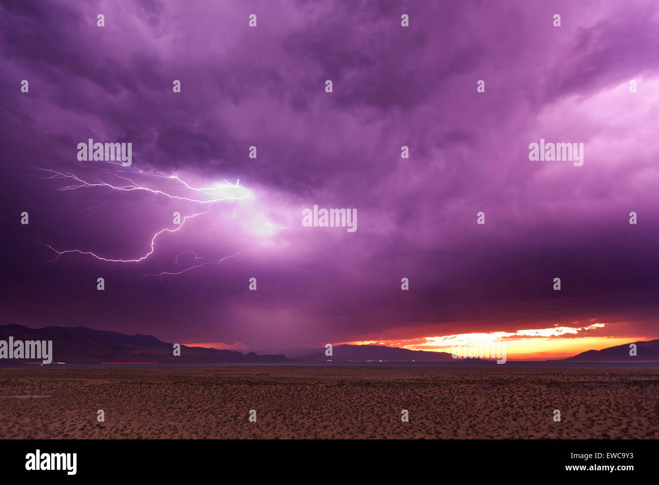 Lightning storm at dusk over Pyramid Lake, Nevada Stock Photo - Alamy