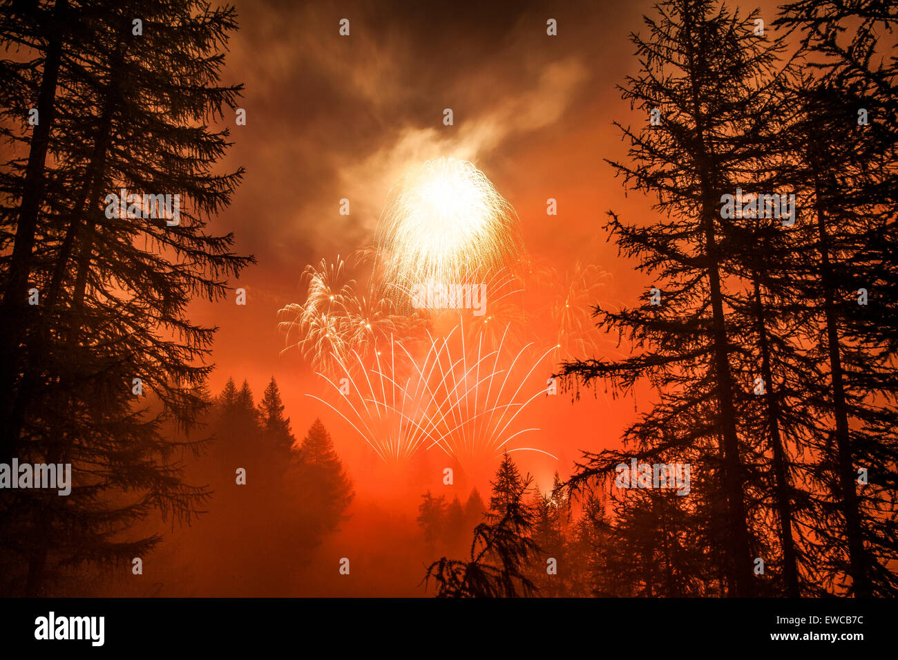 Fireworks waterfall hi-res stock photography and images - Alamy