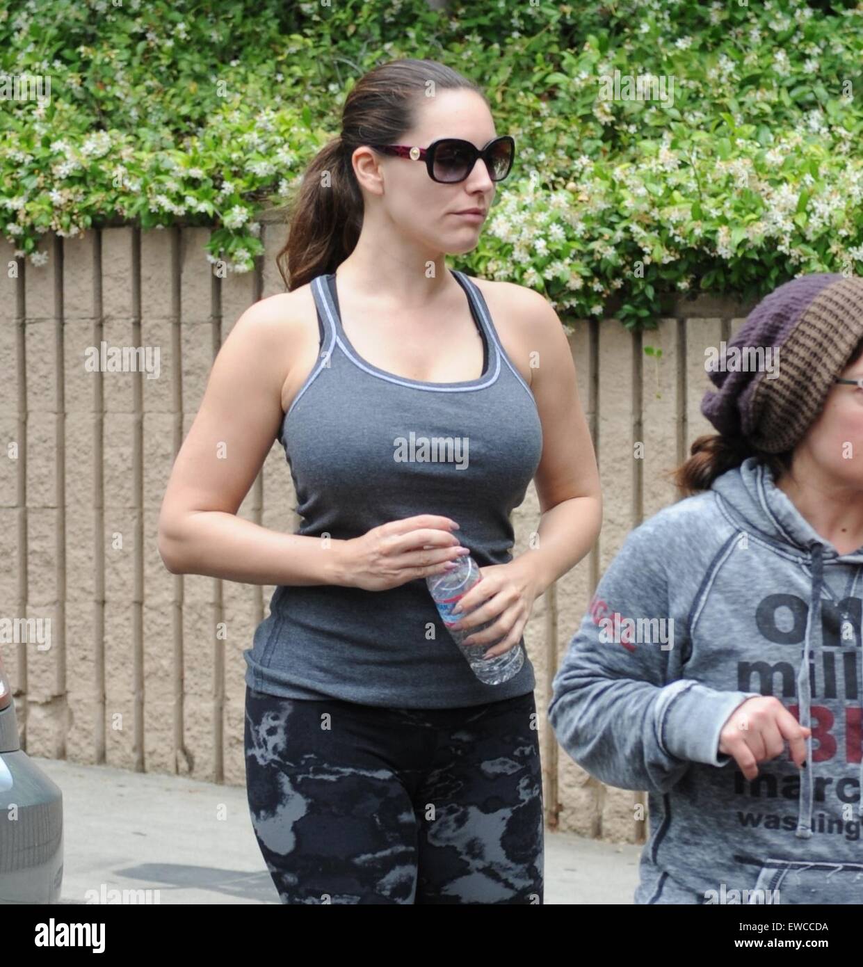 Kelly Brook was spotted hiking with friends in Hollywood Hills ...