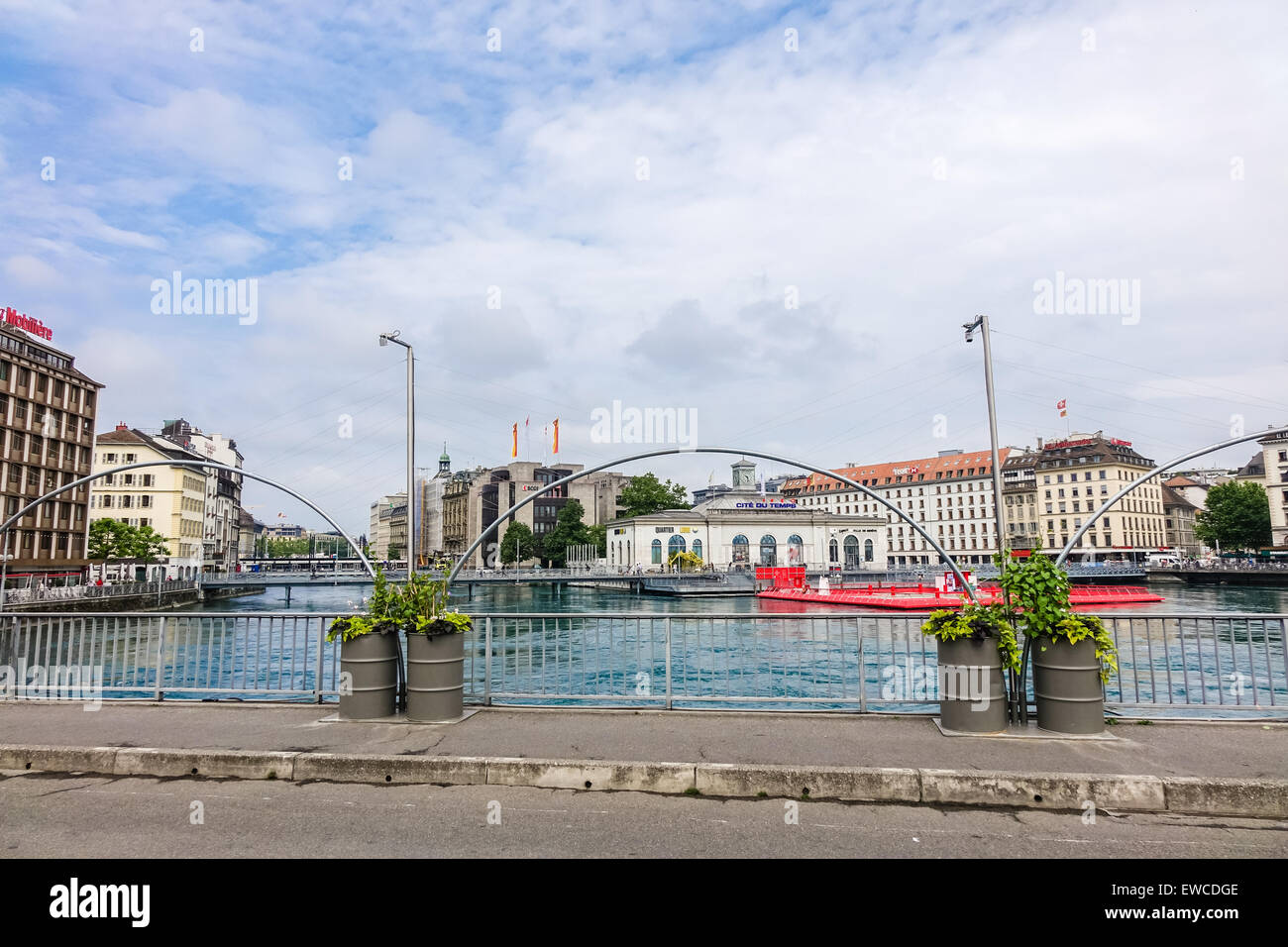 Geneva quay bridge hi-res stock photography and images - Alamy
