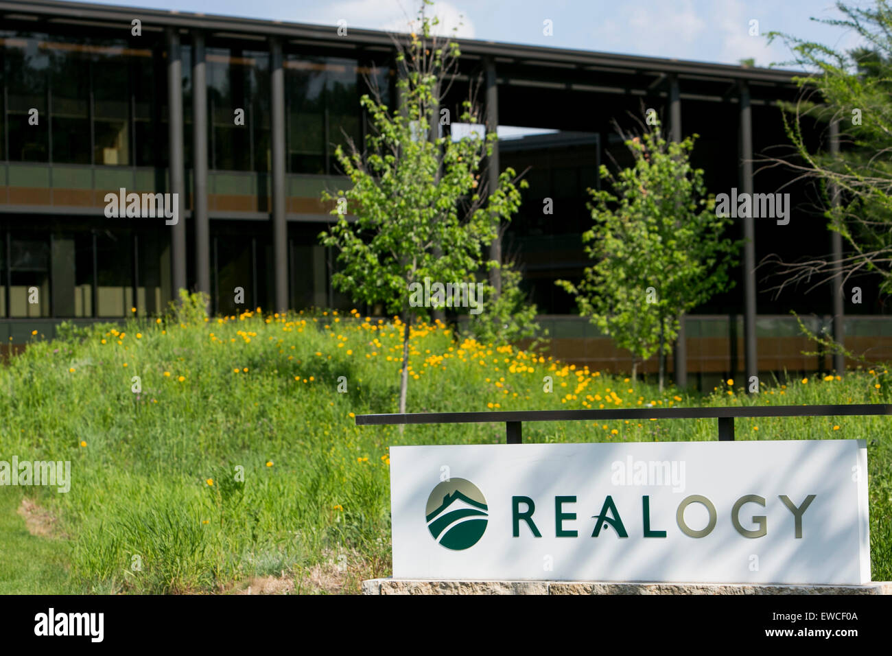 Realogy logo hi-res stock photography and images - Alamy