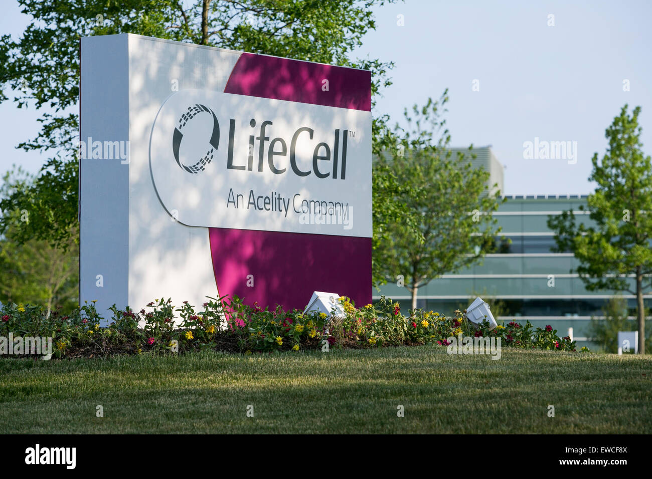 Lifecell hi-res stock photography and images - Alamy
