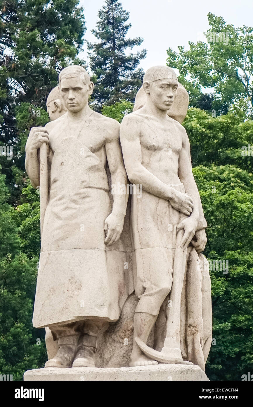 Bust plinth hi-res stock photography and images - Alamy