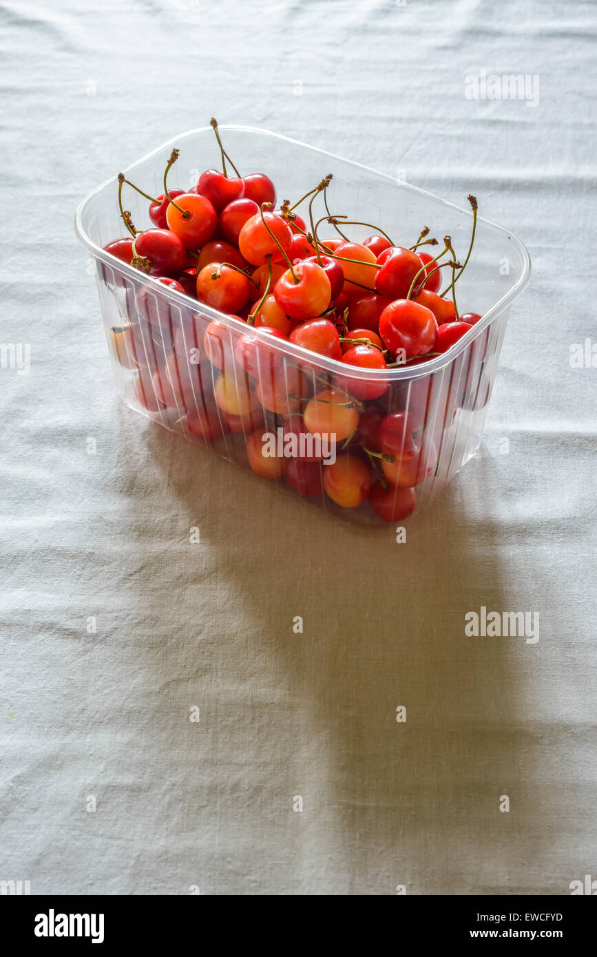 Cherries in plastic container hi-res stock photography and images - Alamy