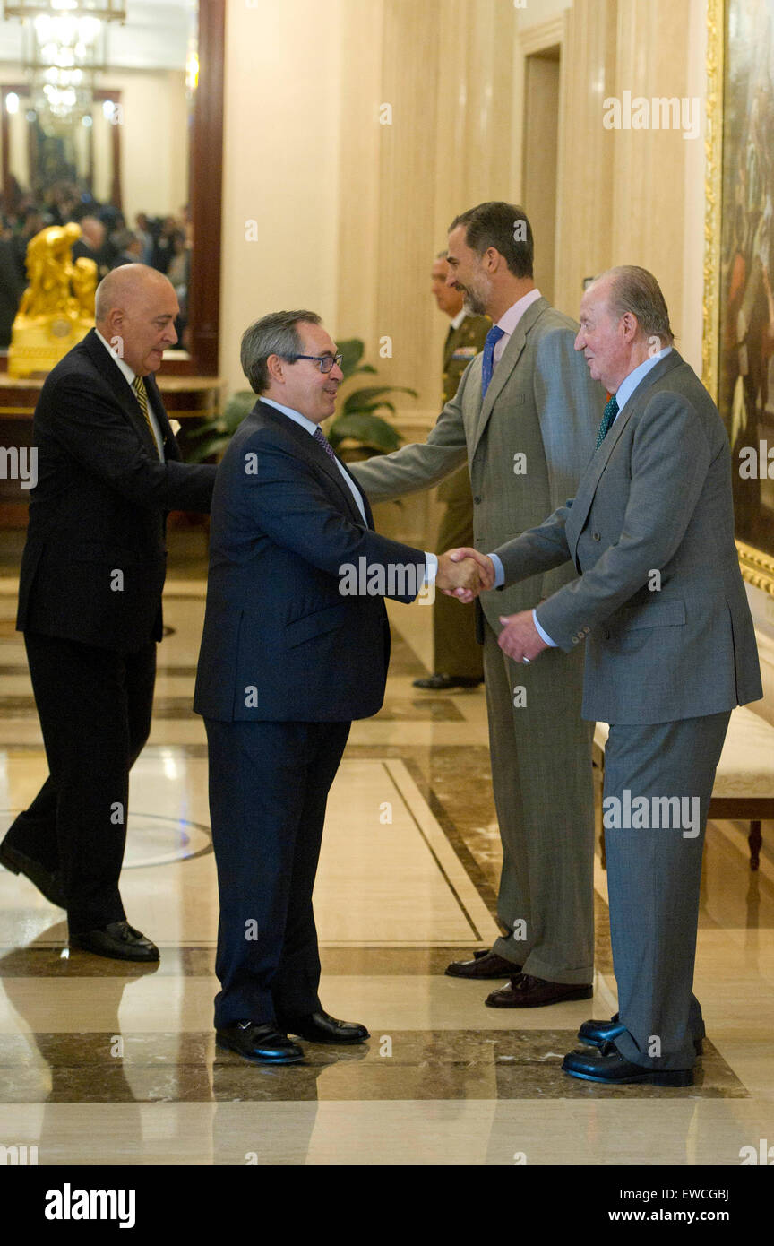 Spanish King Felipe VI and his father King Juan Carlos attend the ...