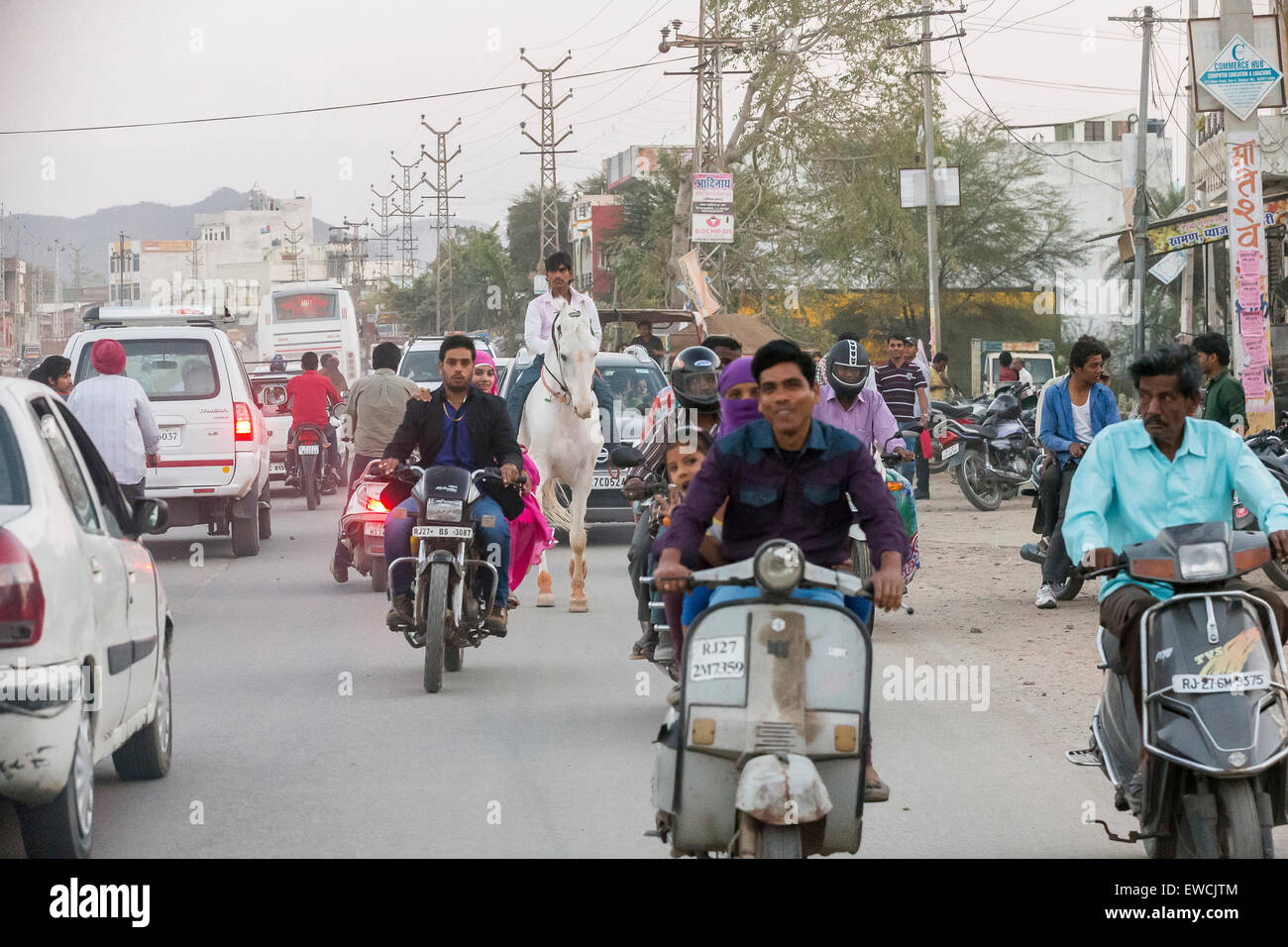 India street car hi-res stock photography and images - Alamy