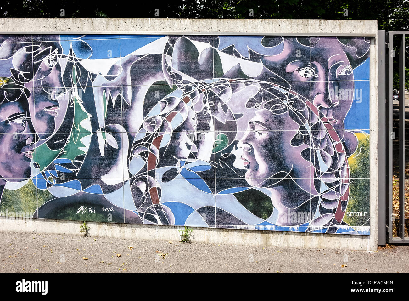 United Nations Peace Wall Stock Photo - Alamy