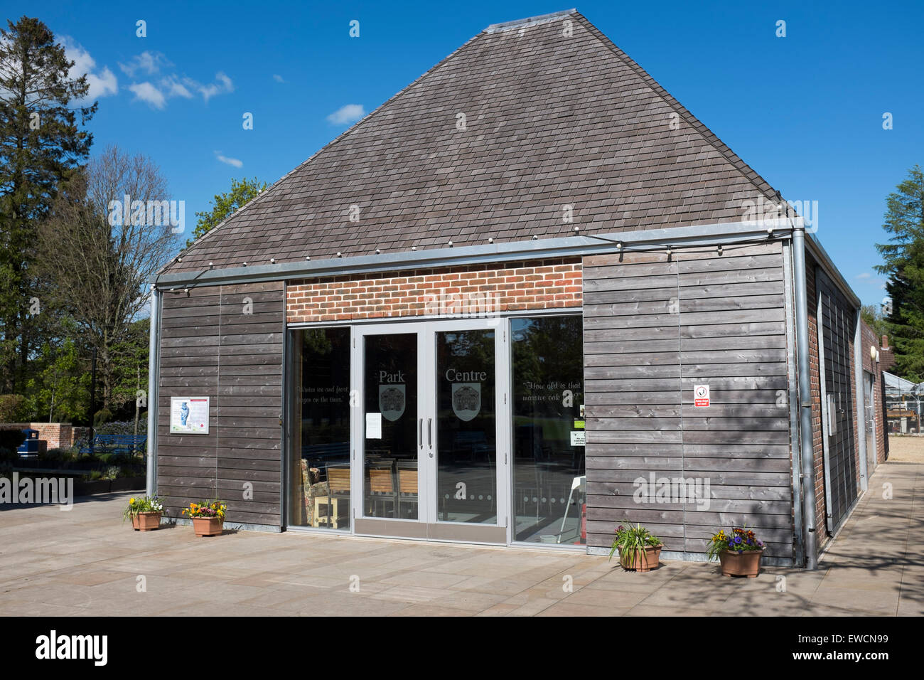 Town centre parks hi-res stock photography and images - Alamy