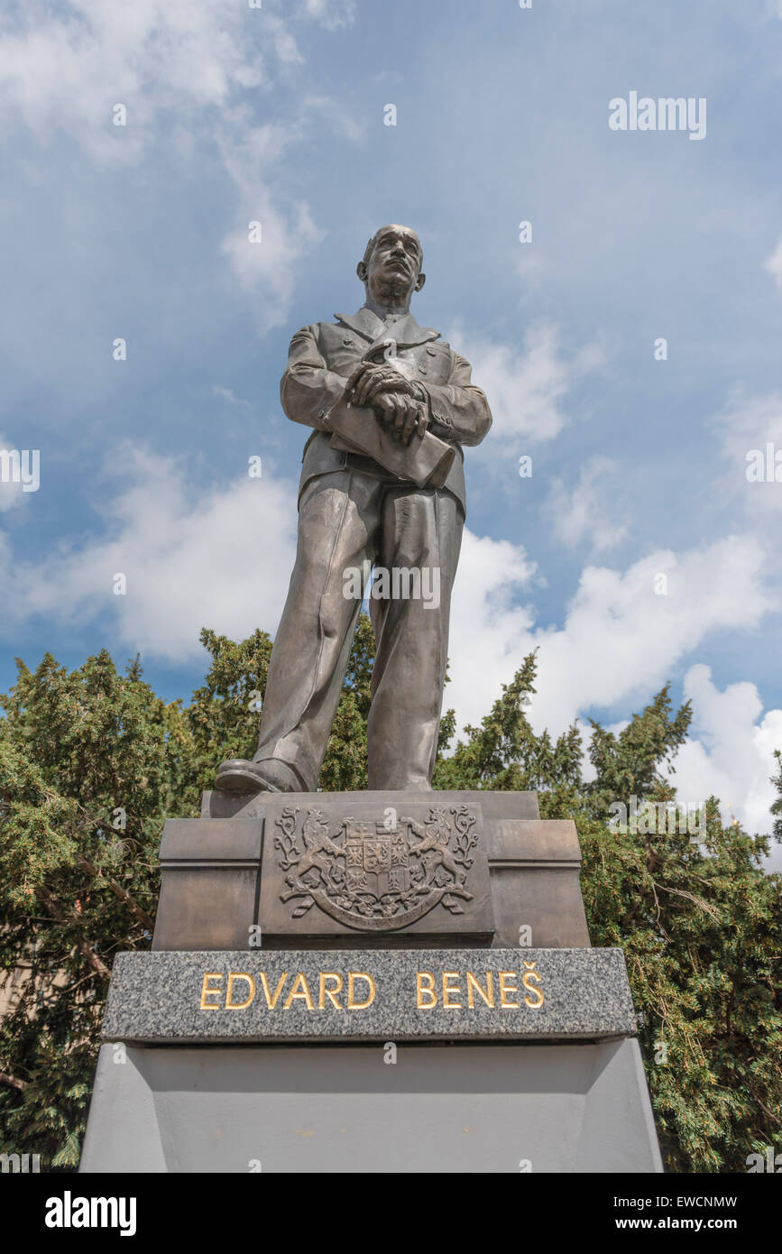 Edvard Benes, view of a statue of Edvard Benes in Prague's Loreto ...