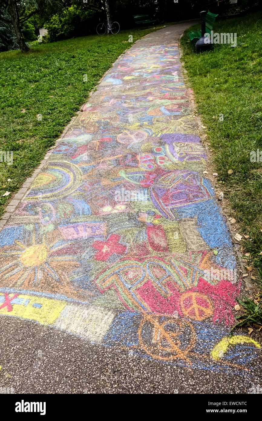 Chalk drawings on path Stock Photo - Alamy