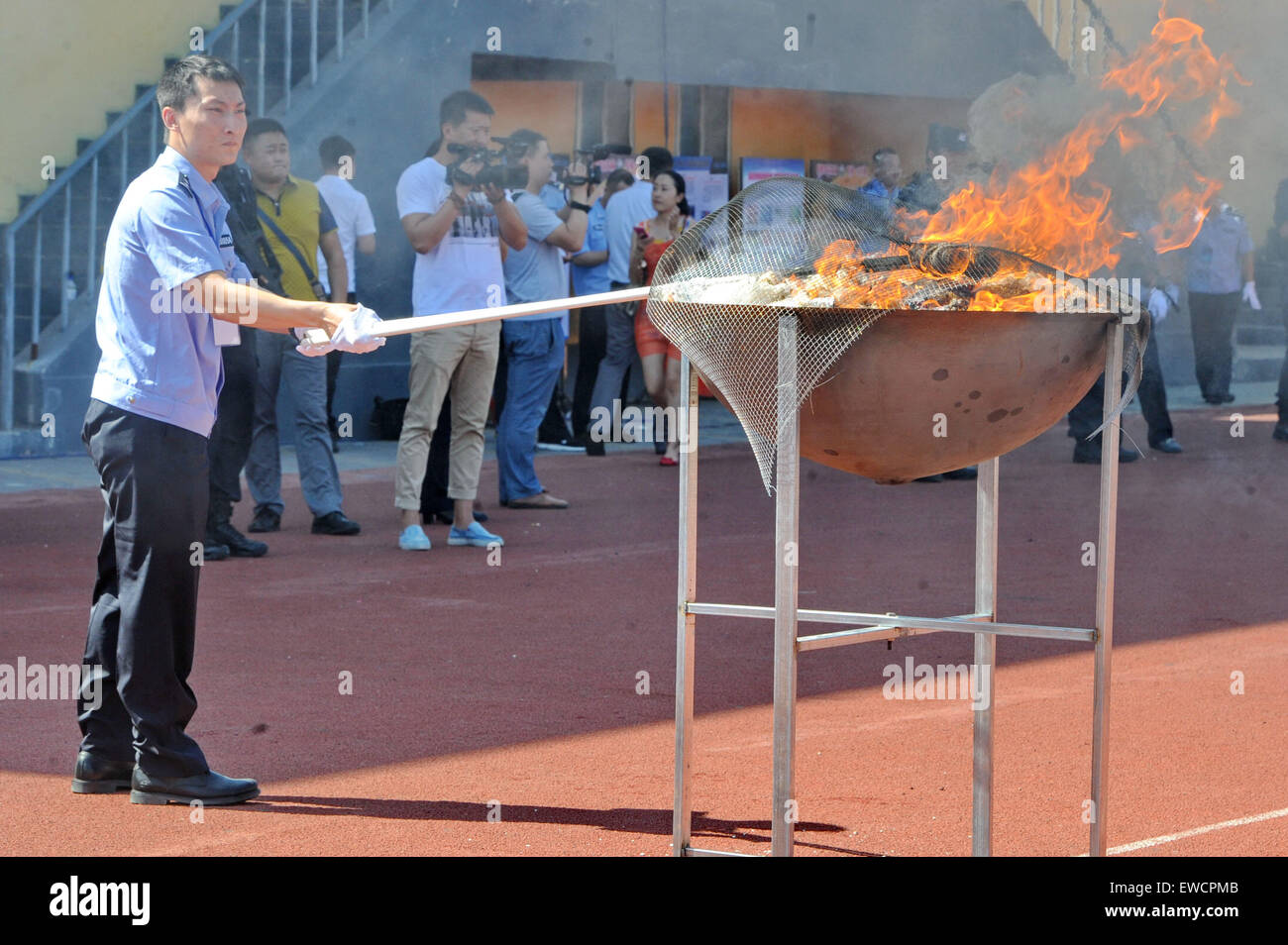 Police officer abuse hi-res stock photography and images - Alamy
