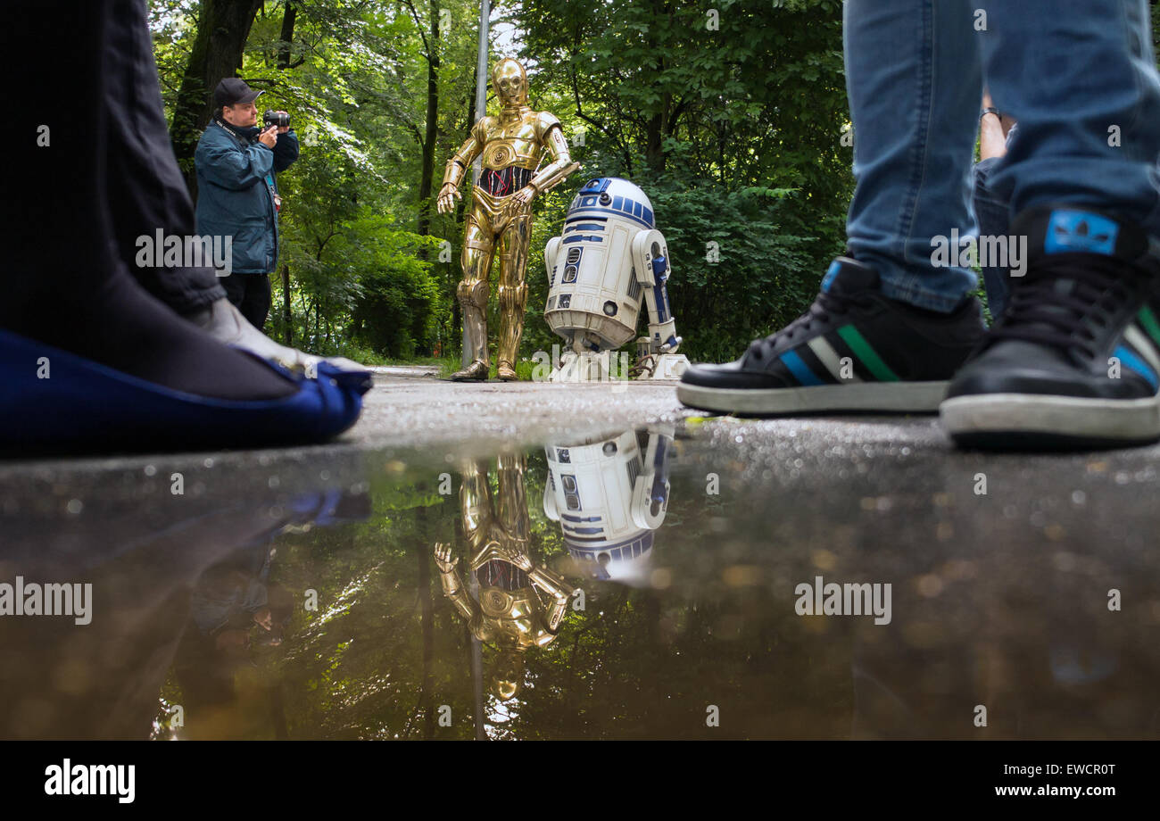 Munich, Germany. 23rd June, 2015. Two wax figures in the shape of the ...