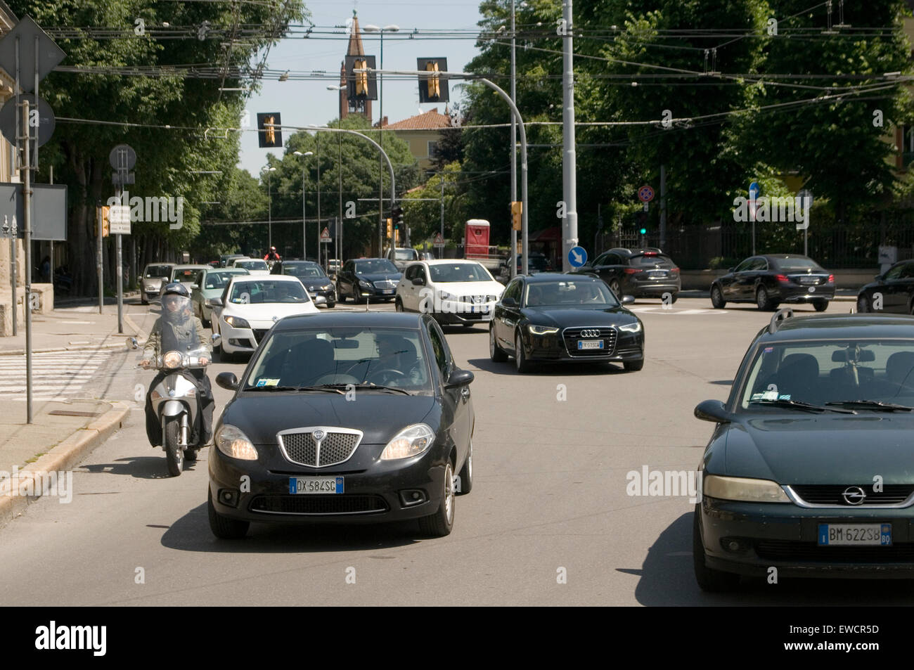italy italian road roads busy fast car cars in junction street street ...