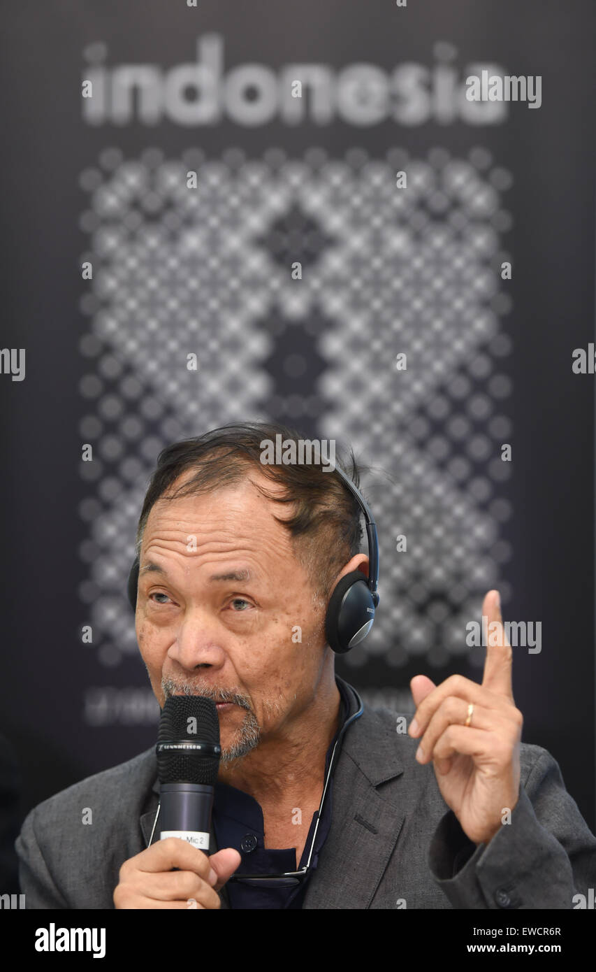 Goenawan mohamad hi-res stock photography and images - Alamy