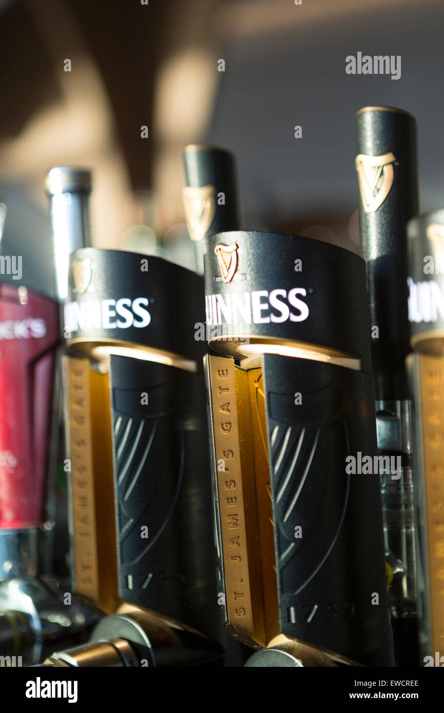 Bar Pumps Stock Photos & Bar Pumps Stock Images - Alamy