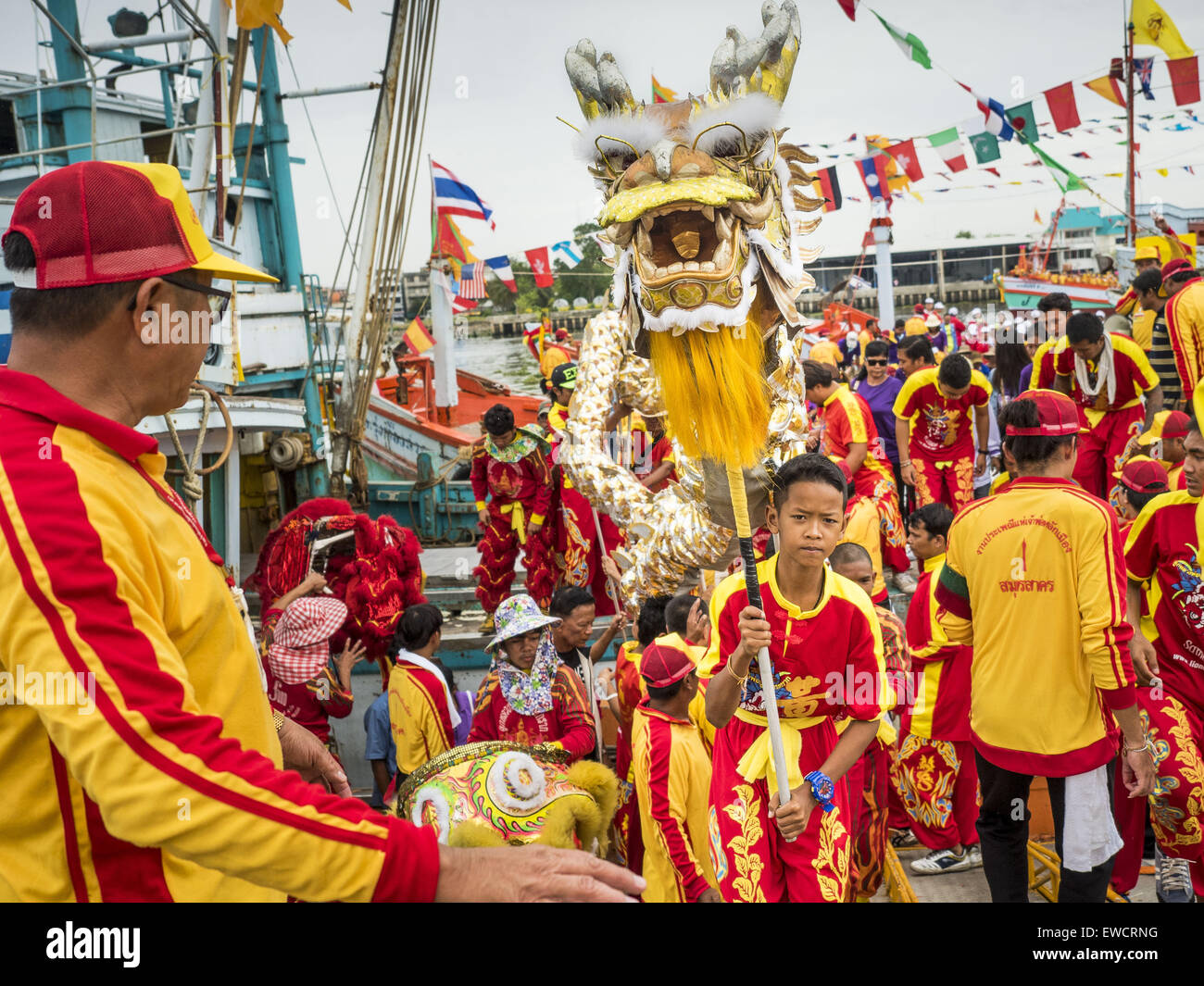 Mahachai, Samut Sakhon, Thailand. 23rd June, 2015. Chinese dragon ...