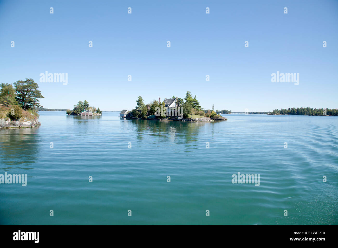 Thousand islands bridge hi-res stock photography and images - Alamy