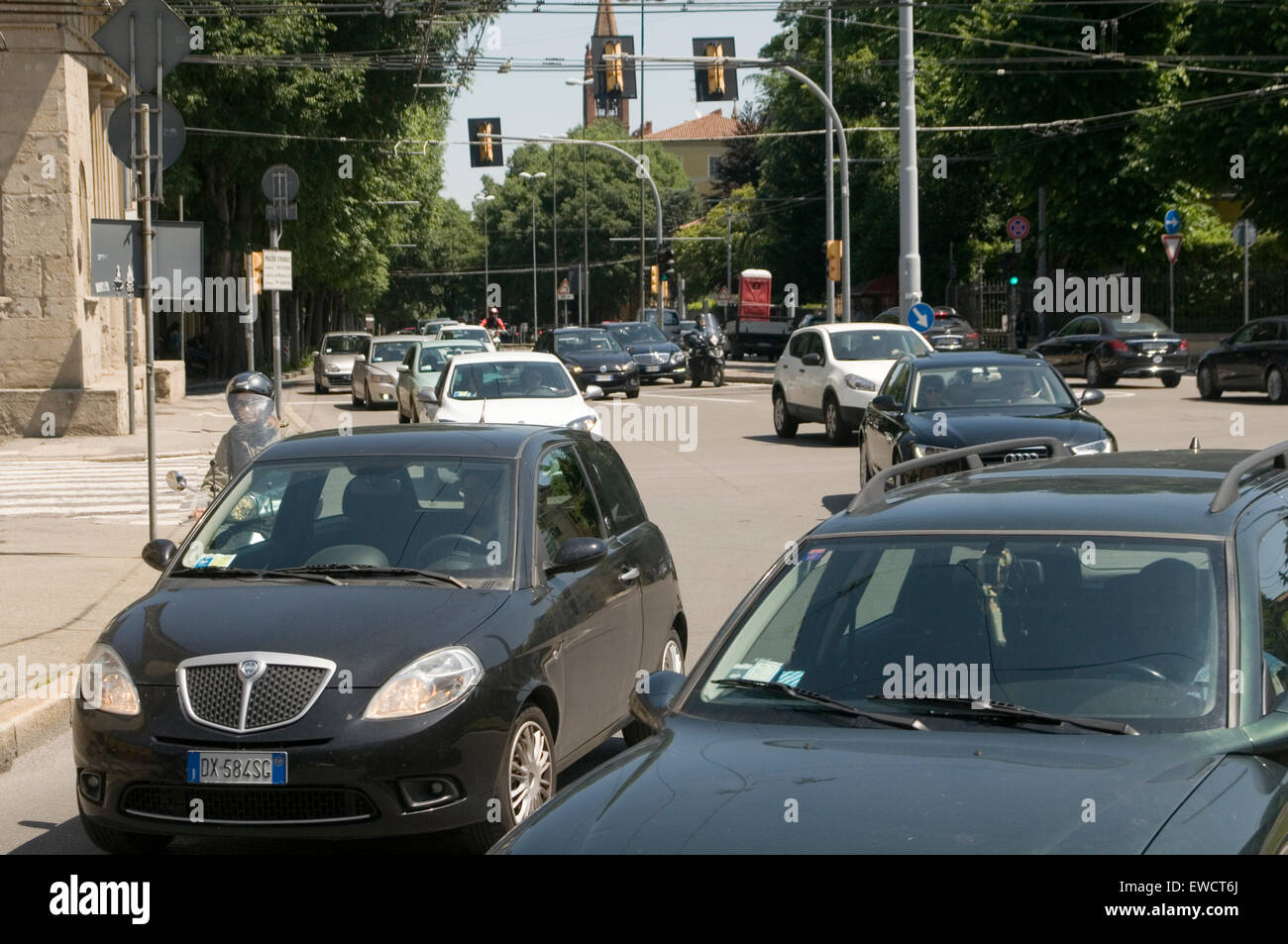 italy italian road roads busy fast car cars in junction street street ...