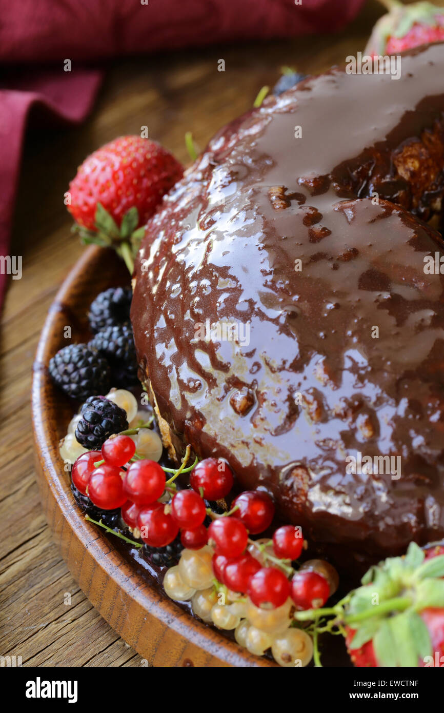 Chocolate sponge cake ganache hi-res stock photography and images - Alamy